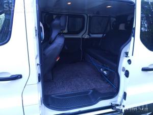 White Renault Trafic 2016 in Jurmala, with an engine capacity of 1.60 L and mileage of 242 thousand km for 13500 €, photo 8 on AUTOMOTO.COM.LV