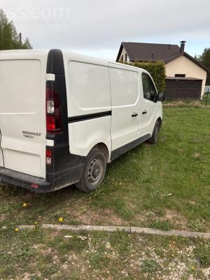White Renault Trafic 2016 in Riga, with an engine capacity of 1.60 L and mileage of 205 thousand km for 4900 €, photo 3 on AUTOMOTO.COM.LV