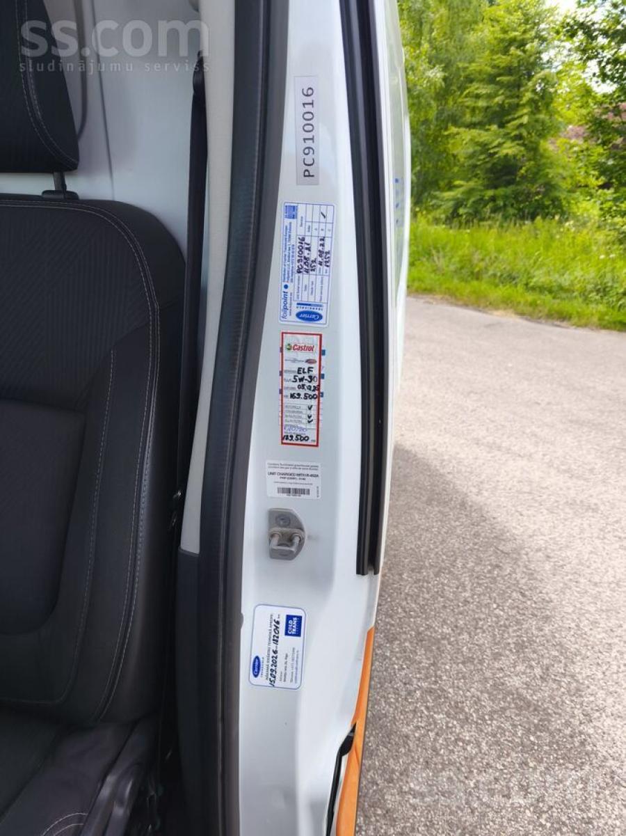 White Renault Trafic 2016 in Ventspils, with an engine capacity of 1.60 L and mileage of 173 thousand km for 15488 €, photo 9 on AUTOMOTO.COM.LV