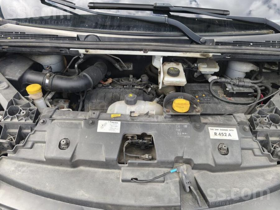White Renault Trafic 2016 in Ventspils, with an engine capacity of 1.60 L and mileage of 173 thousand km for 15488 €, photo 17 on AUTOMOTO.COM.LV