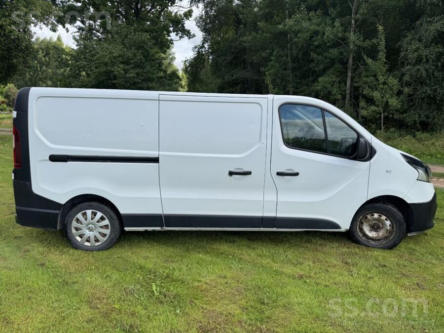 White Renault Trafic 2016 in Kuldiga, with an engine capacity of 1.60 L and mileage of 379 thousand km for 6800 €, photo 4 on AUTOMOTO.COM.LV