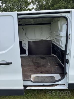 White Renault Trafic 2016 in Kuldiga, with an engine capacity of 1.60 L and mileage of 379 thousand km for 6800 €, photo 10 on AUTOMOTO.COM.LV