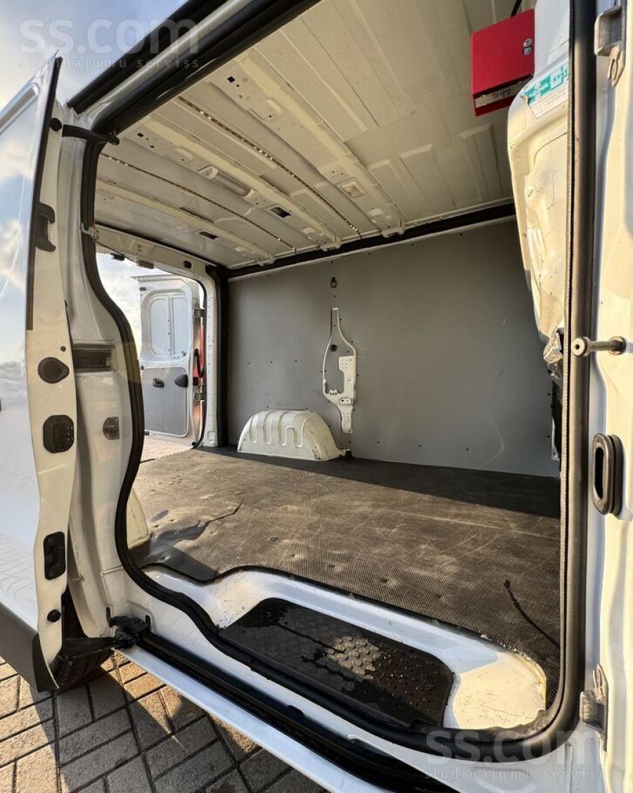 Balts Renault Trafic 2016 Rīga, ar dzinēja tilpumu 1.60 L un nobraukumu 238 tūkst. km par 7350 €, foto 11 vietnē AUTOMOTO.COM.LV