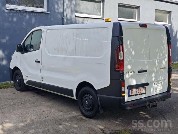 White Renault Trafic 2016 in Ogre, with an engine capacity of 1.60 L and mileage of 171 thousand km for 7490 €, photo 7 on AUTOMOTO.COM.LV