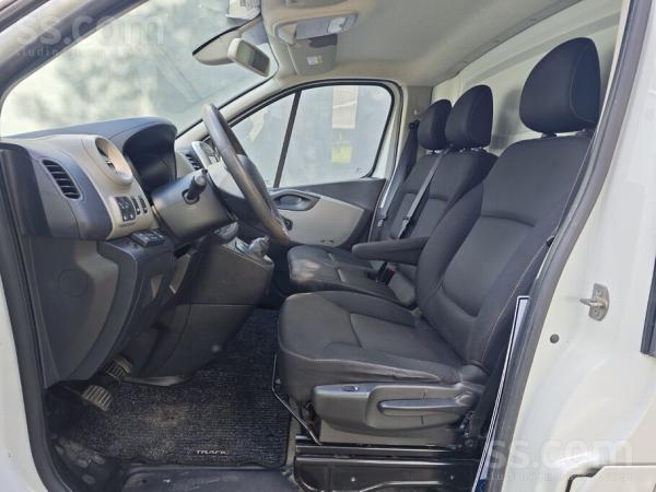White Renault Trafic 2016 in Ogre, with an engine capacity of 1.60 L and mileage of 171 thousand km for 7490 €, photo 11 on AUTOMOTO.COM.LV