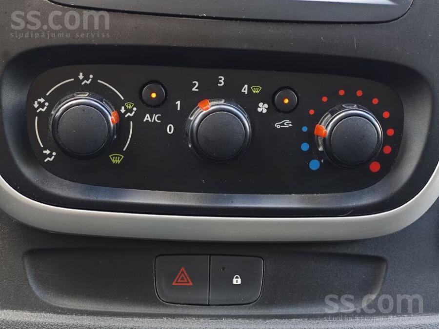 White Renault Trafic 2016 in Ogre, with an engine capacity of 1.60 L and mileage of 171 thousand km for 7490 €, photo 16 on AUTOMOTO.COM.LV