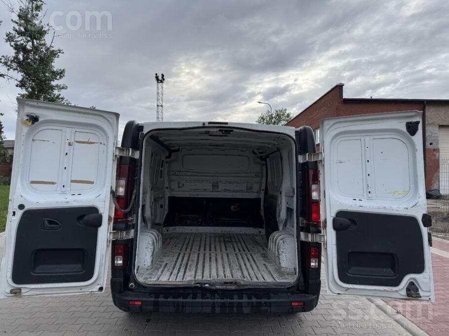 White Renault Trafic 2017 in Jelgava, with an engine capacity of 1.60 L and mileage of 0 thousand km for 8000 €, photo 10 on AUTOMOTO.COM.LV
