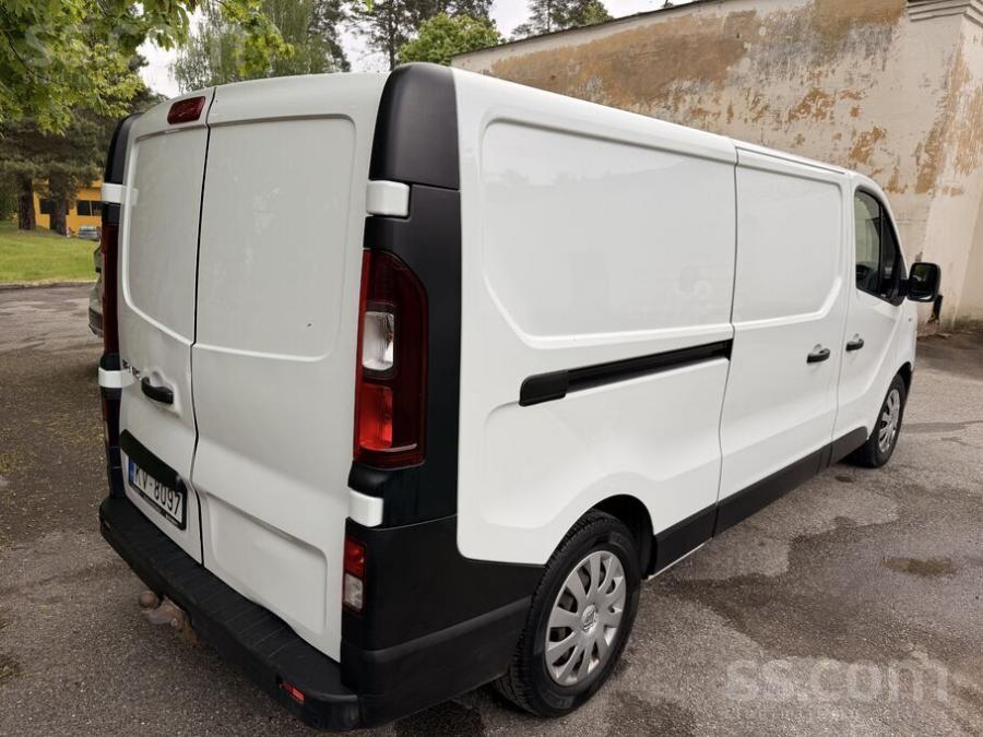 White Renault Trafic 2017 in Riga, with an engine capacity of 1.60 L and mileage of 161 thousand km for 8700 €, photo 5 on AUTOMOTO.COM.LV