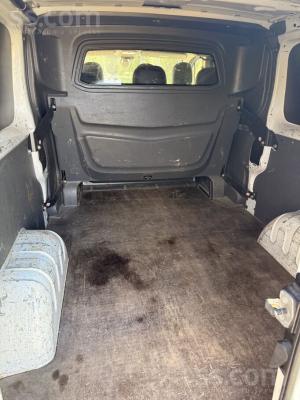 White Renault Trafic 2017 in Ogre, with an engine capacity of 1.60 L and mileage of 187 thousand km for 11800 €, photo 6 on AUTOMOTO.COM.LV
