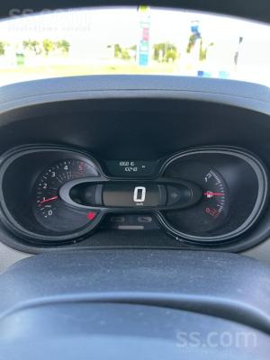 White Renault Trafic 2017 in Dobele, with an engine capacity of 1.60 L and mileage of 187 thousand km for 10500 €, photo 4 on AUTOMOTO.COM.LV