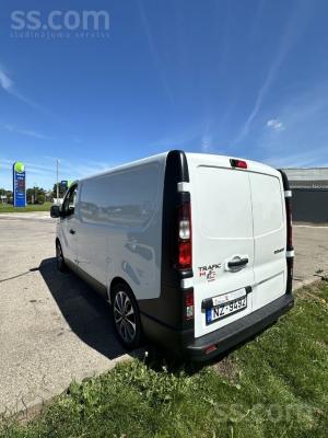 White Renault Trafic 2017 in Dobele, with an engine capacity of 1.60 L and mileage of 187 thousand km for 10500 €, photo 5 on AUTOMOTO.COM.LV