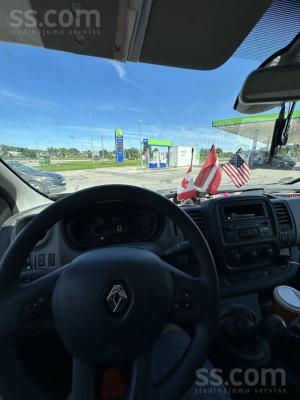 White Renault Trafic 2017 in Dobele, with an engine capacity of 1.60 L and mileage of 187 thousand km for 10500 €, photo 7 on AUTOMOTO.COM.LV