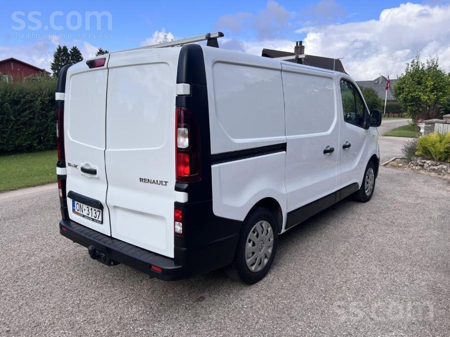 White Renault Trafic 2017 in Talsi, with an engine capacity of 1.60 L and mileage of 203 thousand km for 8900 €, photo 4 on AUTOMOTO.COM.LV