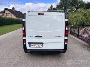 White Renault Trafic 2017 in Talsi, with an engine capacity of 1.60 L and mileage of 203 thousand km for 8900 €, photo 5 on AUTOMOTO.COM.LV