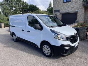 White Renault Trafic 2017 in Talsi, with an engine capacity of 1.60 L and mileage of 203 thousand km for 8900 €, photo 9 on AUTOMOTO.COM.LV