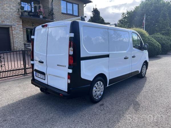 White Renault Trafic 2017 in Talsi, with an engine capacity of 1.60 L and mileage of 203 thousand km for 8900 €, photo 10 on AUTOMOTO.COM.LV