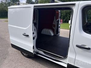 White Renault Trafic 2017 in Talsi, with an engine capacity of 1.60 L and mileage of 203 thousand km for 8900 €, photo 13 on AUTOMOTO.COM.LV