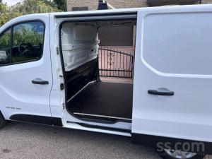 White Renault Trafic 2017 in Talsi, with an engine capacity of 1.60 L and mileage of 203 thousand km for 8900 €, photo 14 on AUTOMOTO.COM.LV