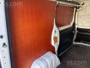 White Renault Trafic 2017 in Talsi, with an engine capacity of 1.60 L and mileage of 203 thousand km for 8900 €, photo 16 on AUTOMOTO.COM.LV