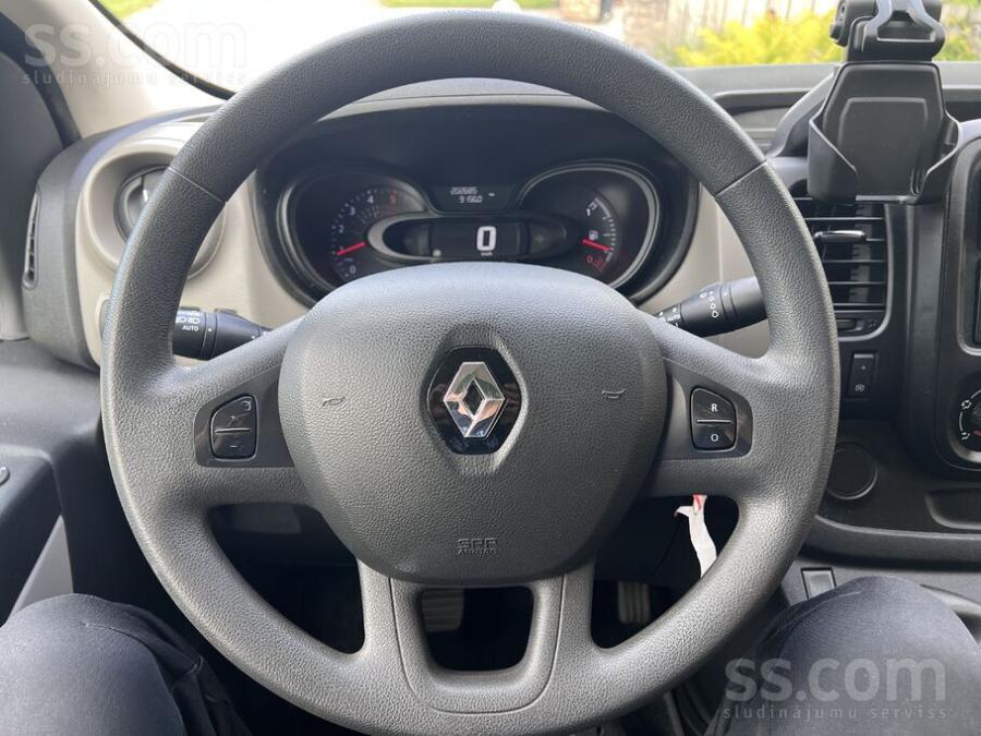 White Renault Trafic 2017 in Talsi, with an engine capacity of 1.60 L and mileage of 203 thousand km for 8900 €, photo 20 on AUTOMOTO.COM.LV