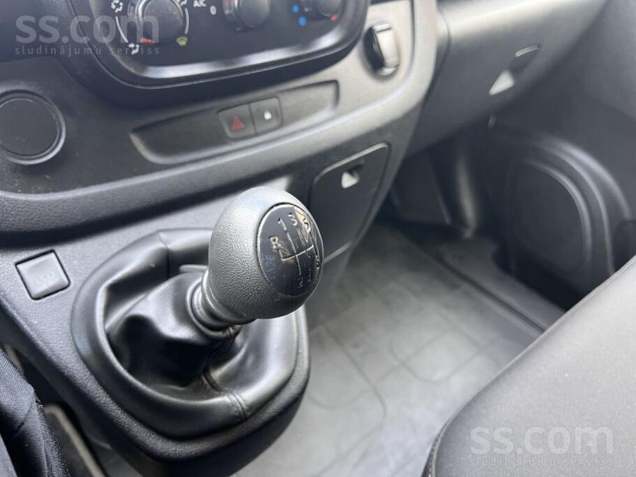 White Renault Trafic 2017 in Talsi, with an engine capacity of 1.60 L and mileage of 203 thousand km for 8900 €, photo 22 on AUTOMOTO.COM.LV