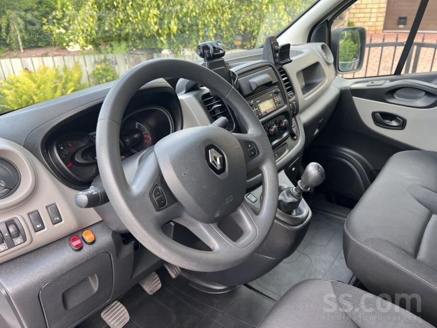 White Renault Trafic 2017 in Talsi, with an engine capacity of 1.60 L and mileage of 203 thousand km for 8900 €, photo 27 on AUTOMOTO.COM.LV