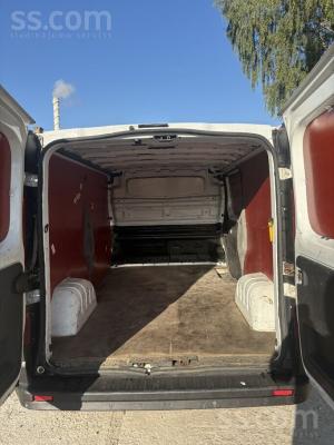 Balts Renault Trafic 2017 Rīga, ar dzinēja tilpumu 1.60 L un nobraukumu 470 tūkst. km par 6300 €, foto 6 vietnē AUTOMOTO.COM.LV