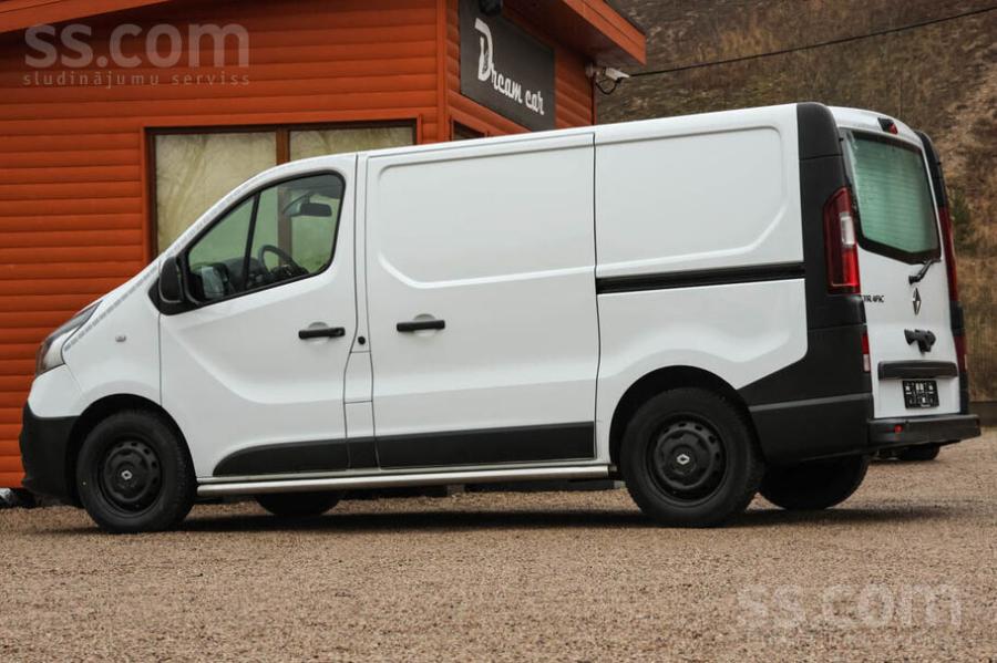 White Renault Trafic 2018 in Tukums, with an engine capacity of 1.60 L and mileage of 311 thousand km for 7990 €, photo 5 on AUTOMOTO.COM.LV