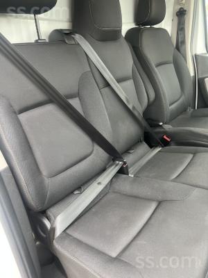 White Renault Trafic 2018 in Riga, with an engine capacity of 1.60 L and mileage of 178 thousand km for 9250 €, photo 4 on AUTOMOTO.COM.LV