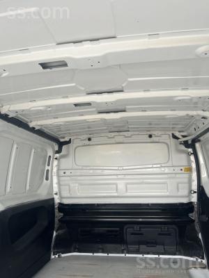 White Renault Trafic 2018 in Riga, with an engine capacity of 1.60 L and mileage of 178 thousand km for 9250 €, photo 11 on AUTOMOTO.COM.LV