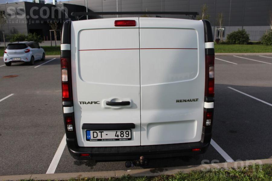 White Renault Trafic 2018 in Riga, with an engine capacity of 1.60 L and mileage of 98 thousand km for 14300 €, photo 6 on AUTOMOTO.COM.LV