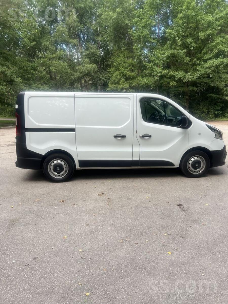White Renault Trafic 2018 in Riga, with an engine capacity of 1.60 L and mileage of 178 thousand km for 8750 €, photo 4 on AUTOMOTO.COM.LV