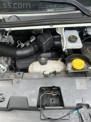 White Renault Trafic 2018 in Riga, with an engine capacity of 1.60 L and mileage of 178 thousand km for 8750 €, photo 11 on AUTOMOTO.COM.LV