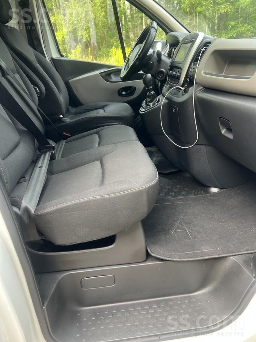 White Renault Trafic 2018 in Riga, with an engine capacity of 1.60 L and mileage of 178 thousand km for 8750 €, photo 15 on AUTOMOTO.COM.LV