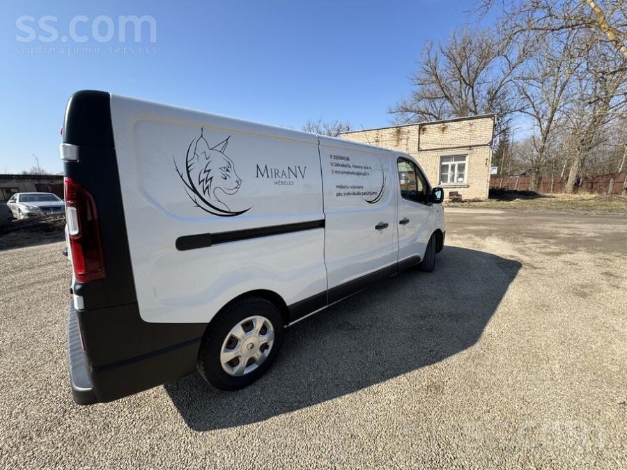 White Renault Trafic 2018 in Jekabpils, with an engine capacity of 1.60 L and mileage of 330 thousand km for 8700 €, photo 4 on AUTOMOTO.COM.LV