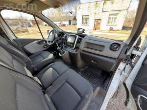 White Renault Trafic 2018 in Jekabpils, with an engine capacity of 1.60 L and mileage of 330 thousand km for 8700 €, photo 8 on AUTOMOTO.COM.LV