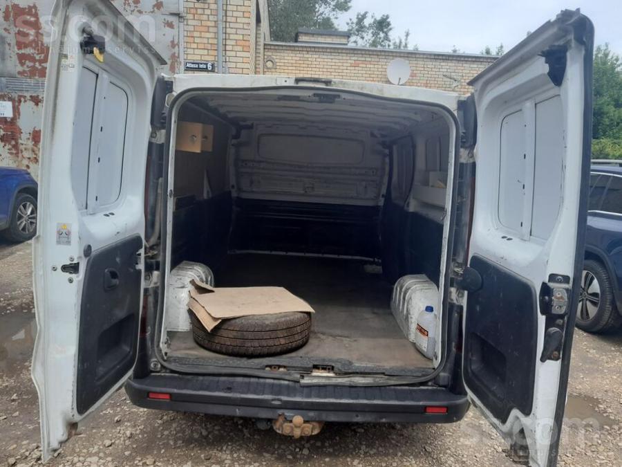 White Renault Trafic 2019 in Riga, with an engine capacity of 1.60 L and mileage of 185 thousand km for 7350 €, photo 11 on AUTOMOTO.COM.LV
