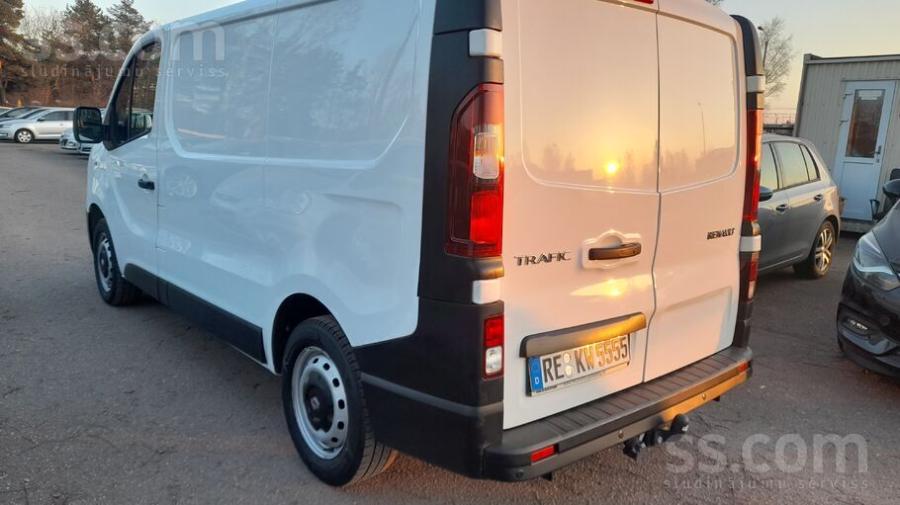 Balts Renault Trafic 2019 Rīga, ar dzinēja tilpumu 1.60 L un nobraukumu 173 tūkst. km par 8800 €, foto 6 vietnē AUTOMOTO.COM.LV