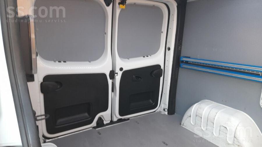 Balts Renault Trafic 2019 Rīga, ar dzinēja tilpumu 1.60 L un nobraukumu 173 tūkst. km par 8800 €, foto 28 vietnē AUTOMOTO.COM.LV