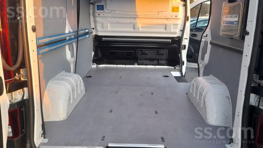Balts Renault Trafic 2019 Rīga, ar dzinēja tilpumu 1.60 L un nobraukumu 173 tūkst. km par 8800 €, foto 31 vietnē AUTOMOTO.COM.LV
