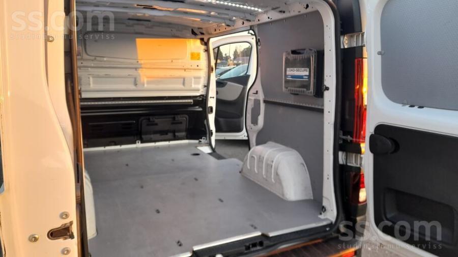 Balts Renault Trafic 2019 Rīga, ar dzinēja tilpumu 1.60 L un nobraukumu 173 tūkst. km par 8800 €, foto 33 vietnē AUTOMOTO.COM.LV