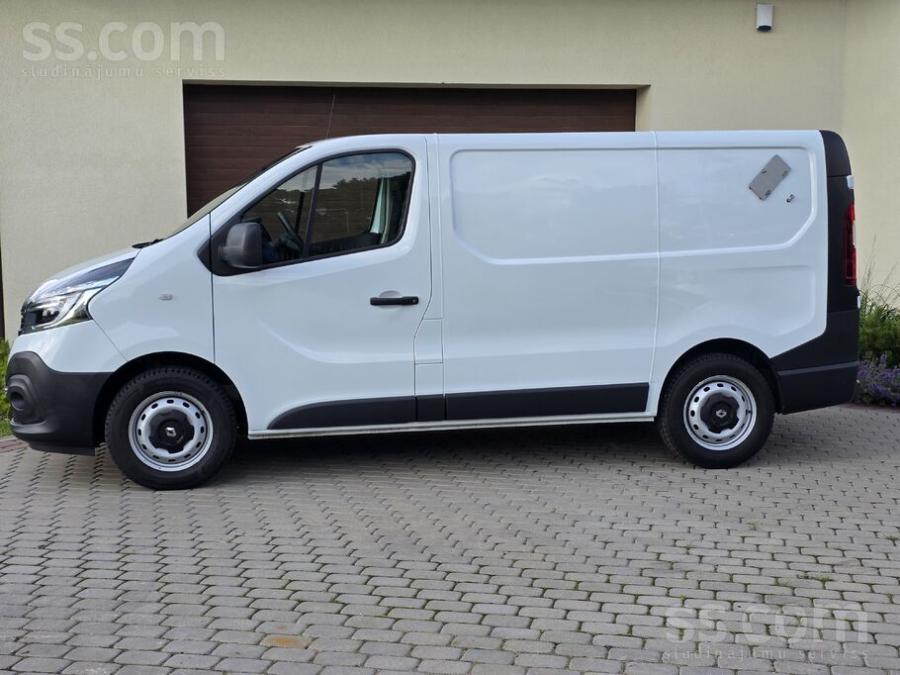 White Renault Trafic 2019 in Riga, with an engine capacity of 1.60 L and mileage of 114 thousand km for 12950 €, photo 5 on AUTOMOTO.COM.LV
