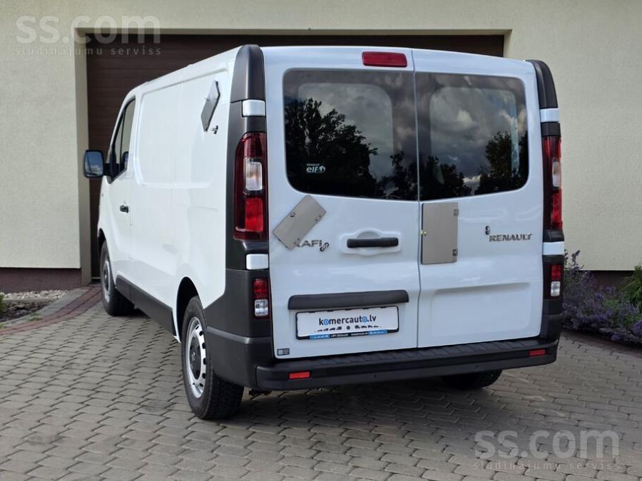 White Renault Trafic 2019 in Riga, with an engine capacity of 1.60 L and mileage of 114 thousand km for 12950 €, photo 11 on AUTOMOTO.COM.LV