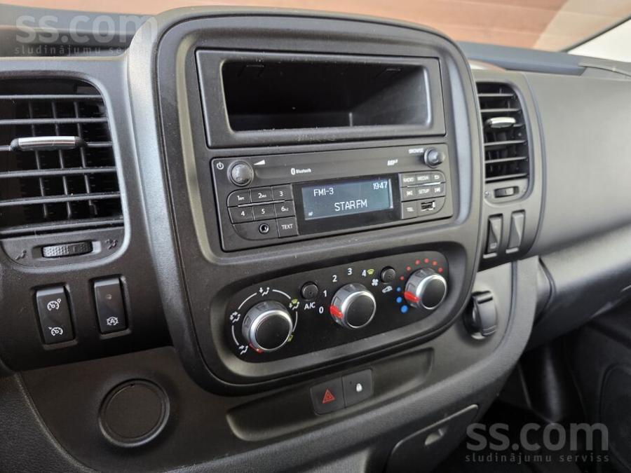 White Renault Trafic 2019 in Riga, with an engine capacity of 1.60 L and mileage of 114 thousand km for 12950 €, photo 18 on AUTOMOTO.COM.LV