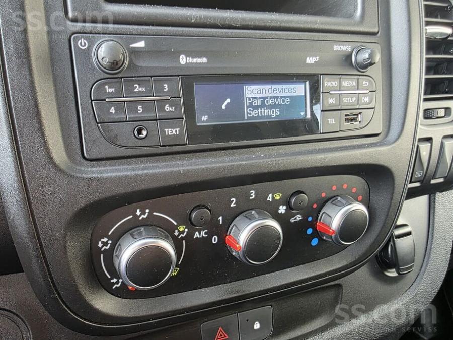 White Renault Trafic 2019 in Riga, with an engine capacity of 1.60 L and mileage of 114 thousand km for 12950 €, photo 19 on AUTOMOTO.COM.LV