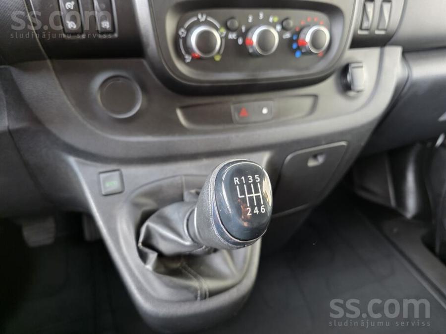 White Renault Trafic 2019 in Riga, with an engine capacity of 1.60 L and mileage of 114 thousand km for 12950 €, photo 20 on AUTOMOTO.COM.LV