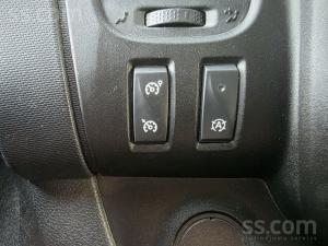 White Renault Trafic 2019 in Riga, with an engine capacity of 1.60 L and mileage of 114 thousand km for 12950 €, photo 25 on AUTOMOTO.COM.LV