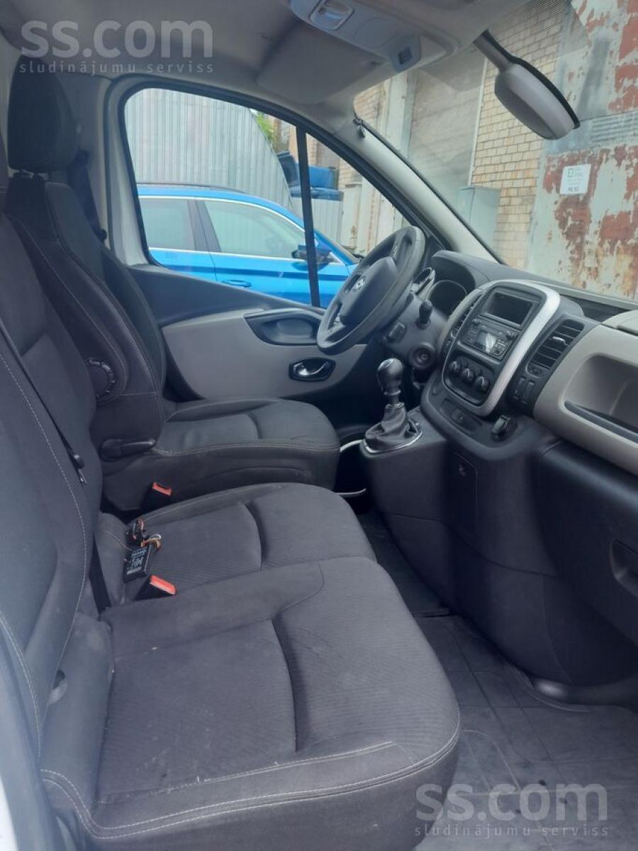 White Renault Trafic 2019 in Riga, with an engine capacity of 1.60 L and mileage of 285 thousand km for 6600 €, photo 10 on AUTOMOTO.COM.LV