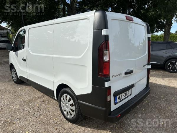 White Renault Trafic 2019 in Riga, with an engine capacity of 1.60 L and mileage of 130 thousand km for 9995 €, photo 4 on AUTOMOTO.COM.LV