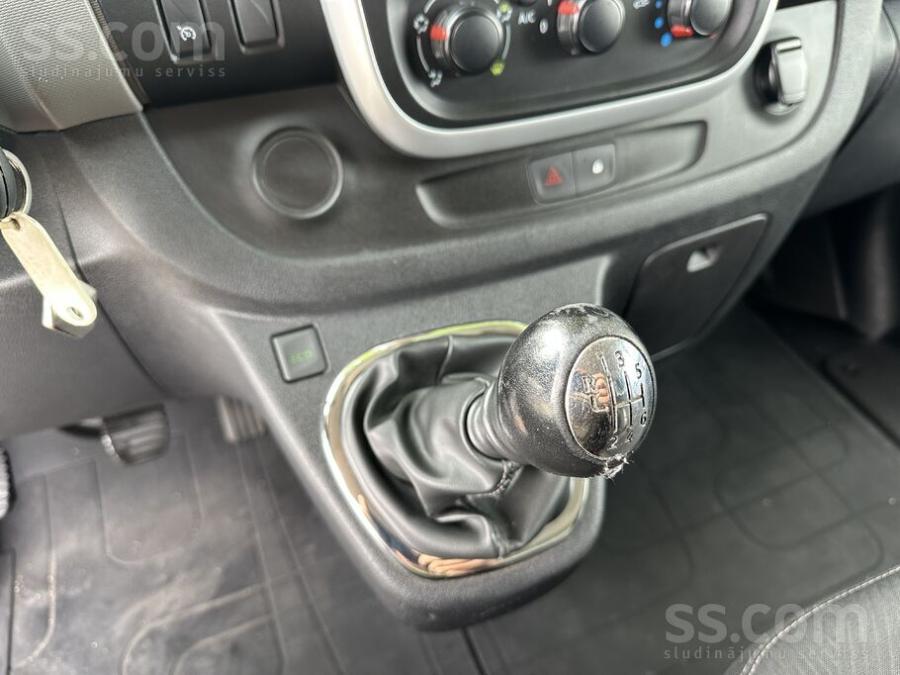 Balts Renault Trafic 2019 Rīga, ar dzinēja tilpumu 1.60 L un nobraukumu 130 tūkst. km par 9995 €, foto 22 vietnē AUTOMOTO.COM.LV